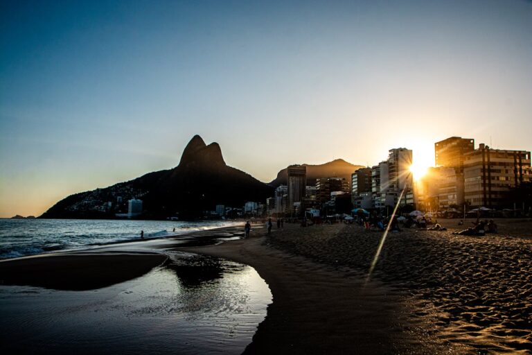 Por que o Pôr do Sol no Arpoador é o Mais Bonito do Rio de Janeiro?